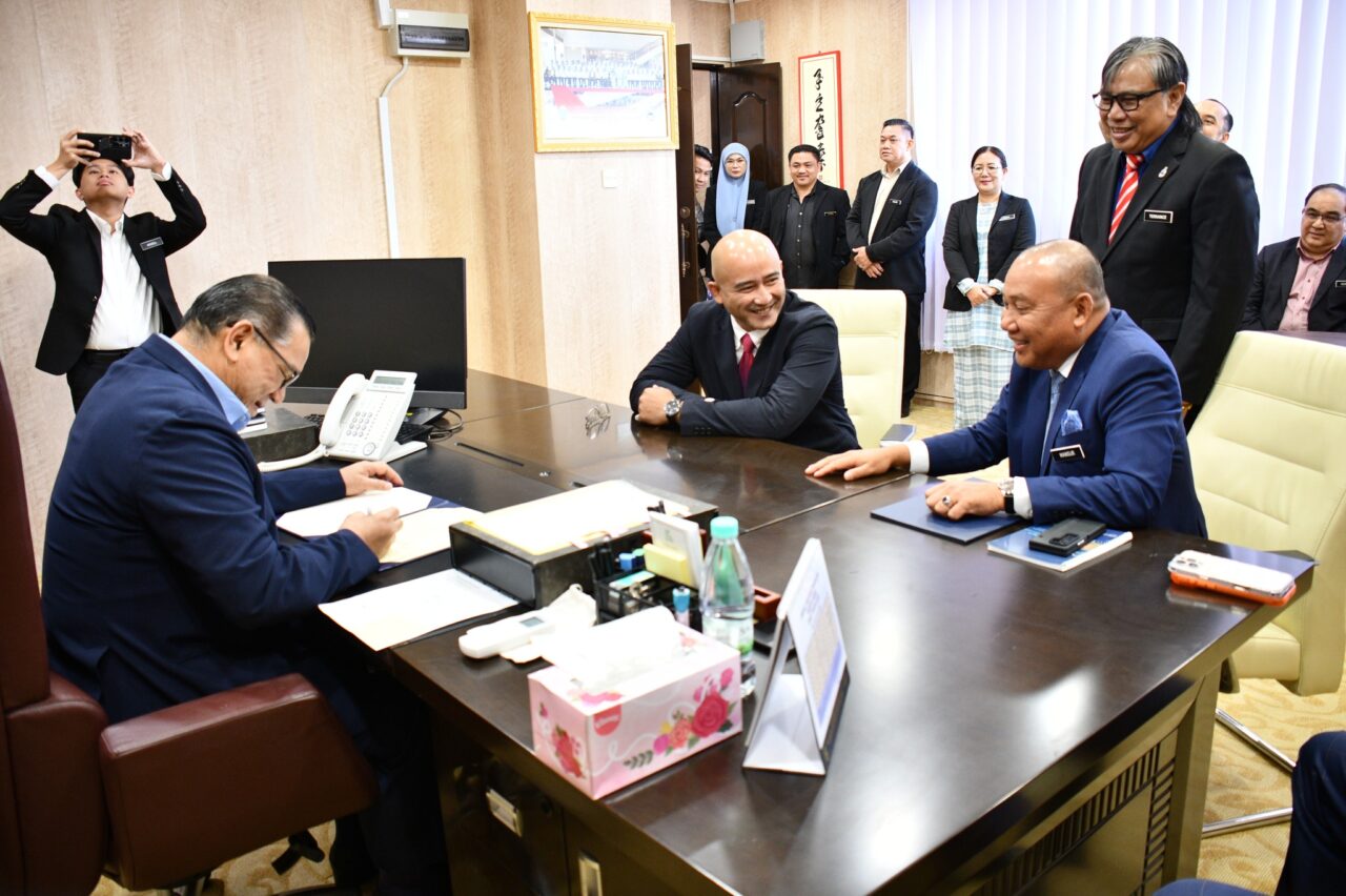 Setinggi-tinggi tahniah kepada YB. Tuan Syed Ahmad Syed Abas | Lembaga ...